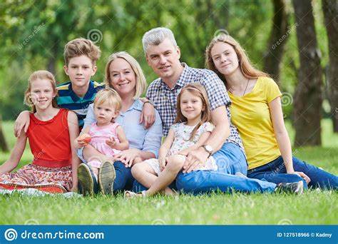 Family many children – MDHI – Action, Education, Medicine, and Security ...